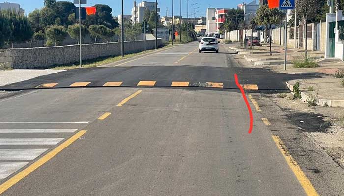 Spunta un dosso troppo alto e pericoloso sulla Lecce – Torre Chianca